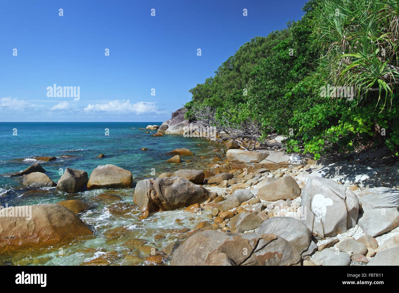 Fitzroy island hi-res stock photography and images - Alamy