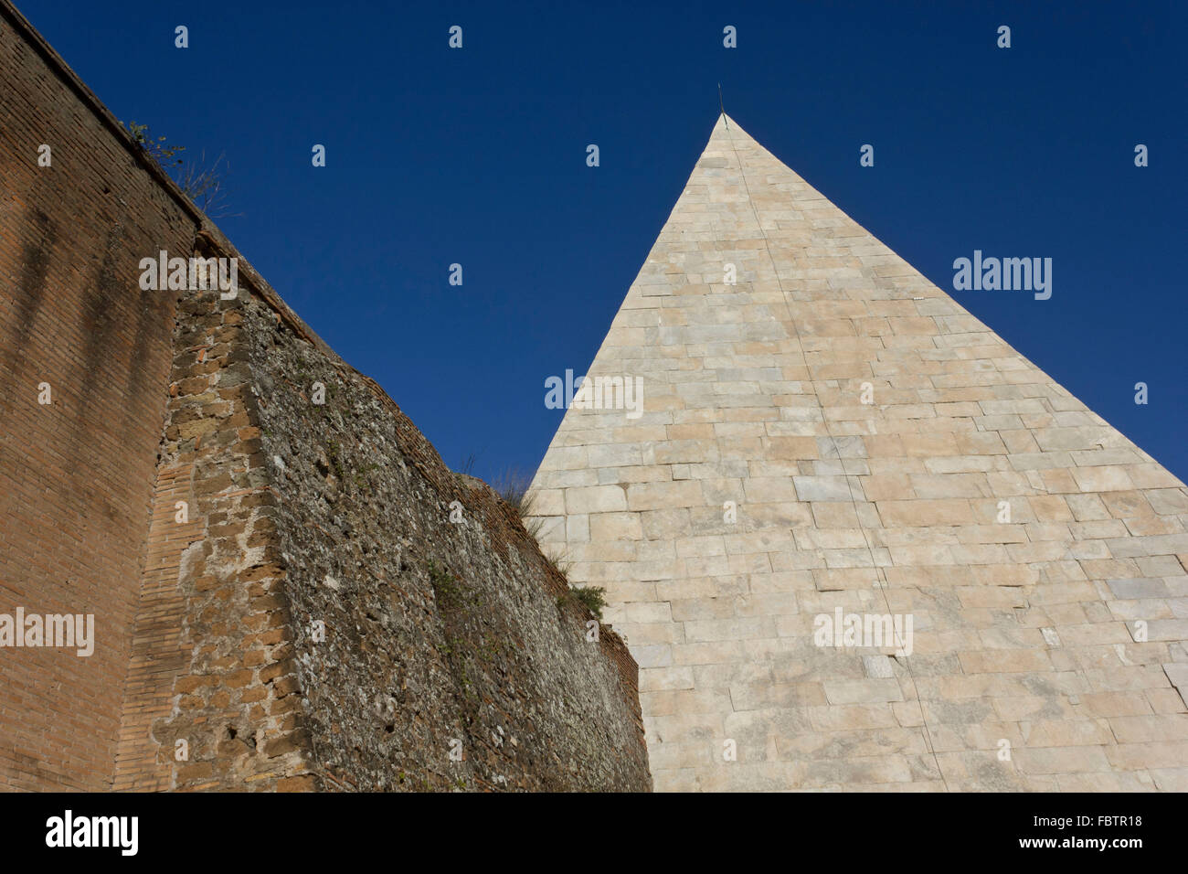 ROME, ITALY - JANUARY 1 2015: Architectural close up of the Pyramid of ...