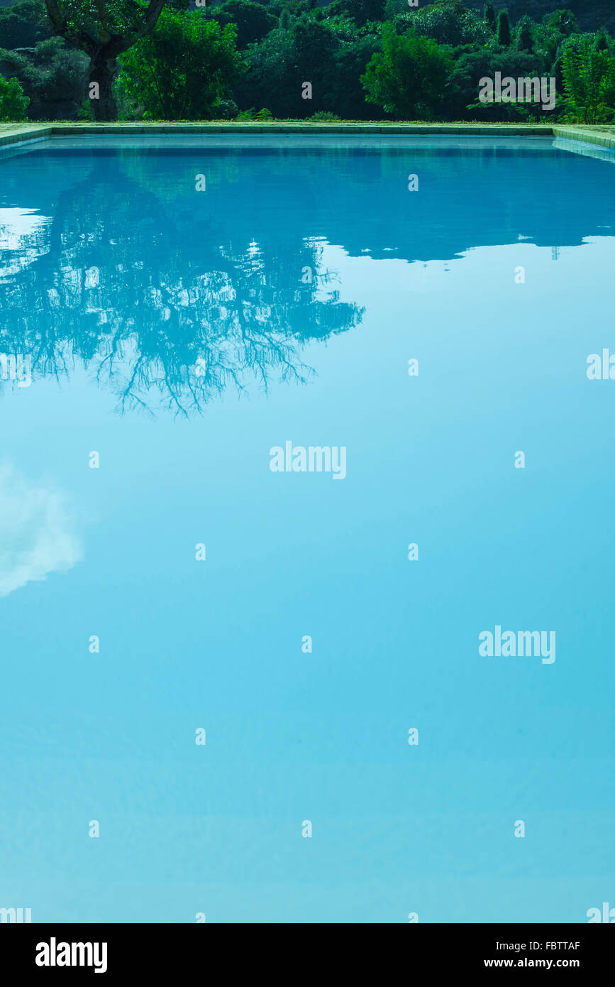 Tranquil swimming pool Stock Photo - Alamy