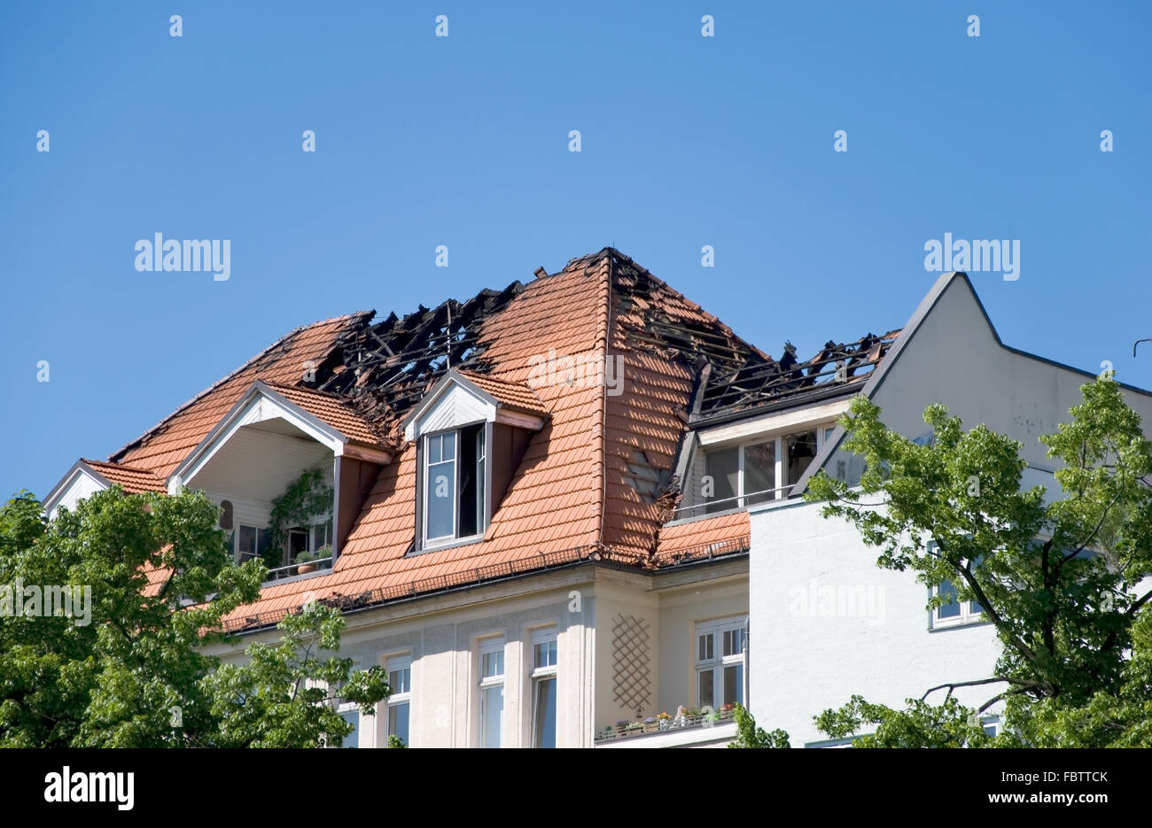 Fire roof hi-res stock photography and images - Alamy