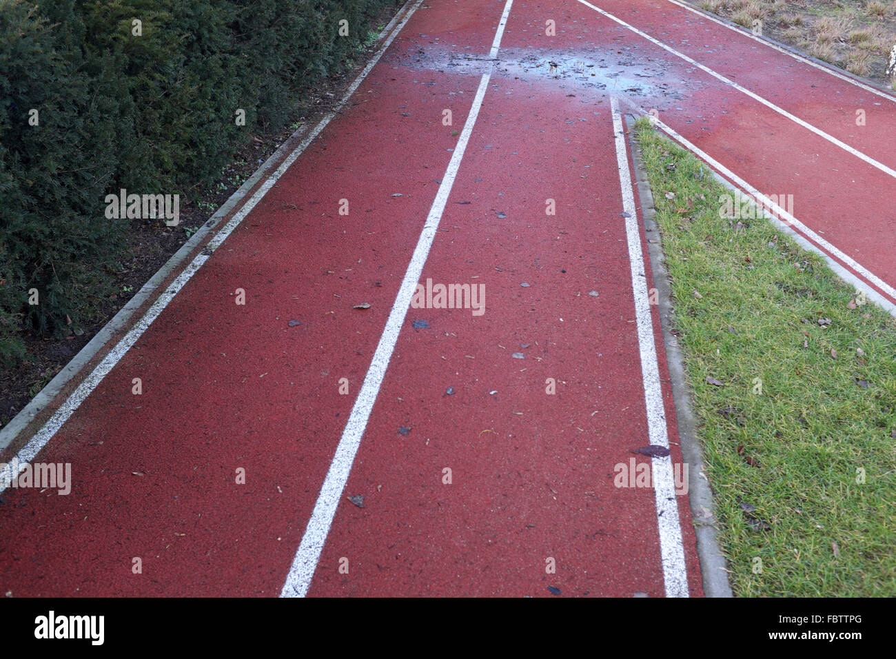 White line marker hi-res stock photography and images - Alamy