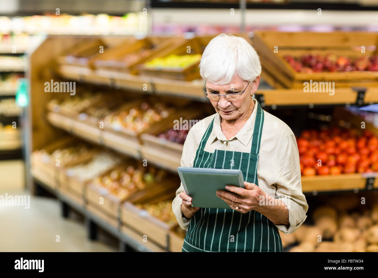 Employee computer store hi-res stock photography and images - Alamy