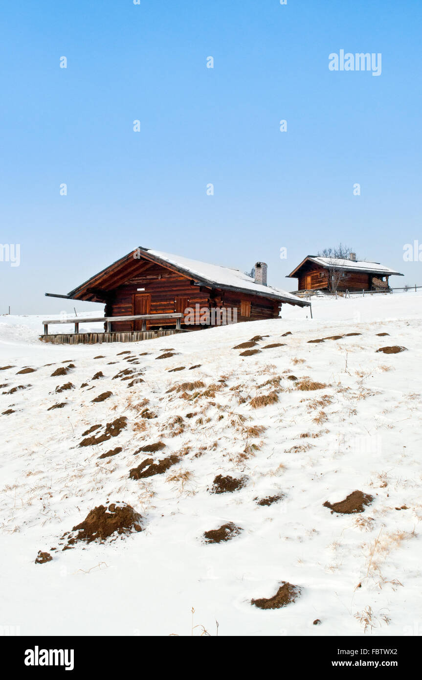 Alone Old winter cottages Stock Photo - Alamy