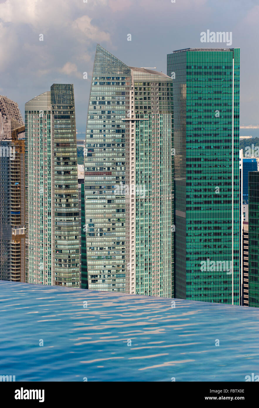Skyscraper with swimming pool hi-res stock photography and images - Alamy