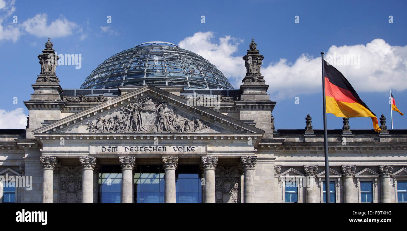 The reichstag building in berlin hi-res stock photography and images ...