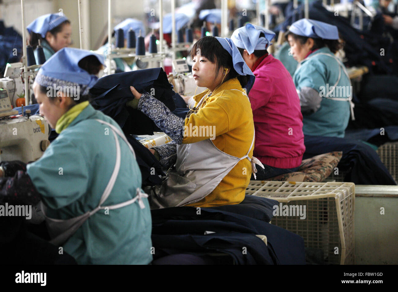 Female factory worker 19th century hi-res stock photography and images ...