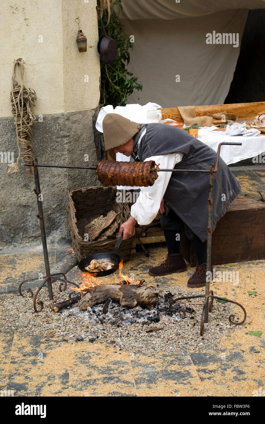Medieval fire setting hi-res stock photography and images - Alamy