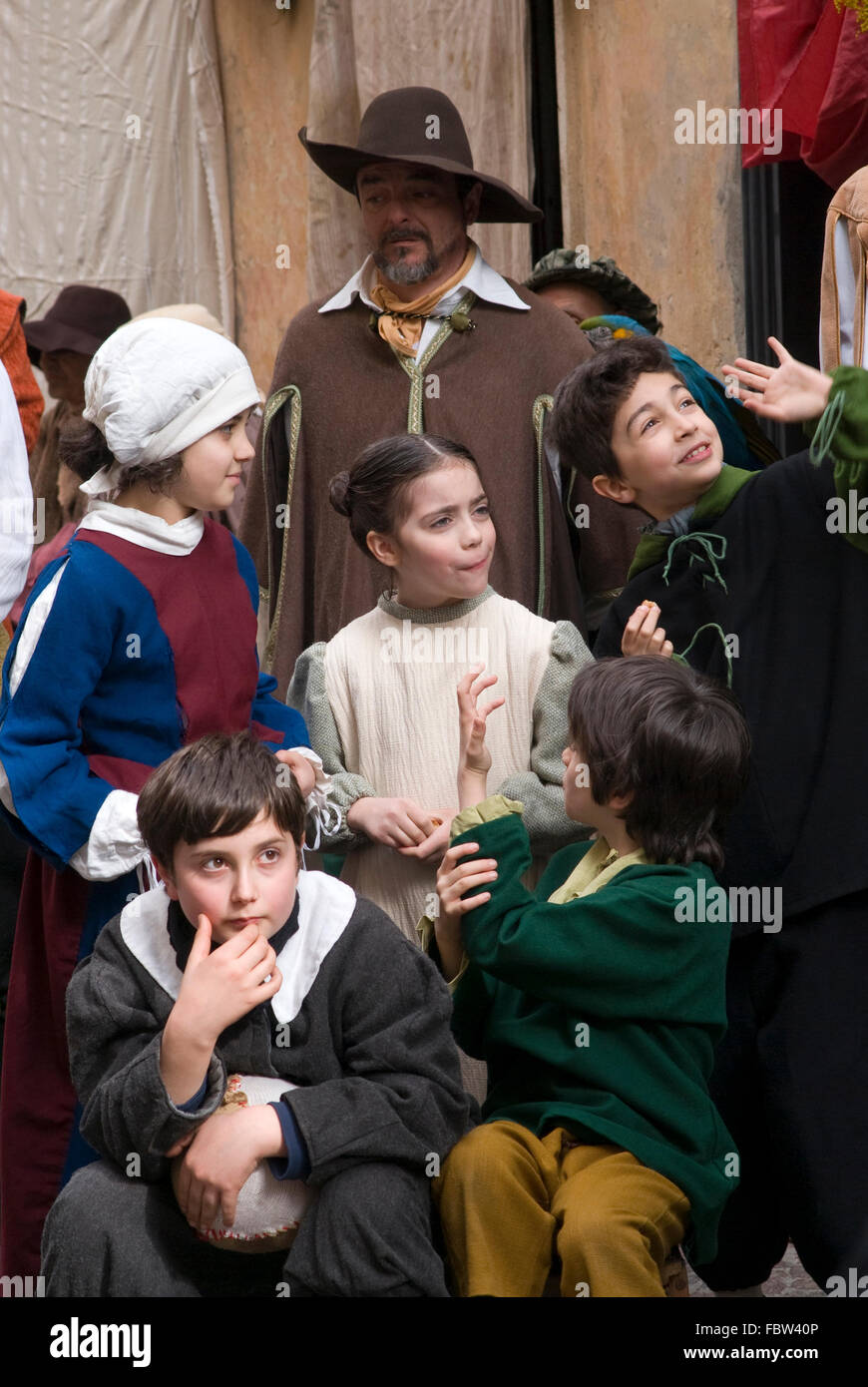 Children medieval costume hi-res stock photography and images - Alamy