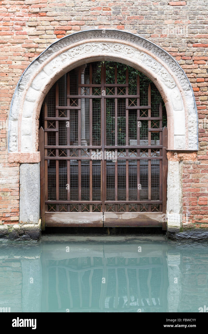Rusty wall venice hi-res stock photography and images - Alamy