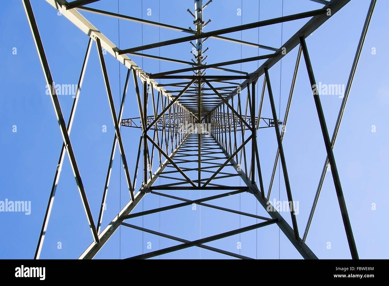 Cable symmetry hi-res stock photography and images - Alamy