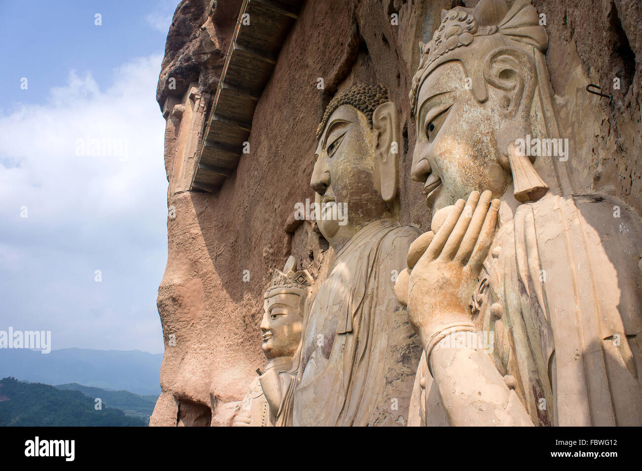 Maiji mountain grottoes statues maiji hi-res stock photography and ...