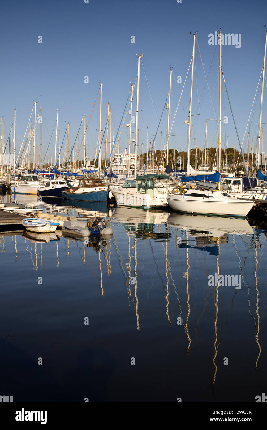 Lymington hampshire yacht hi-res stock photography and images - Alamy