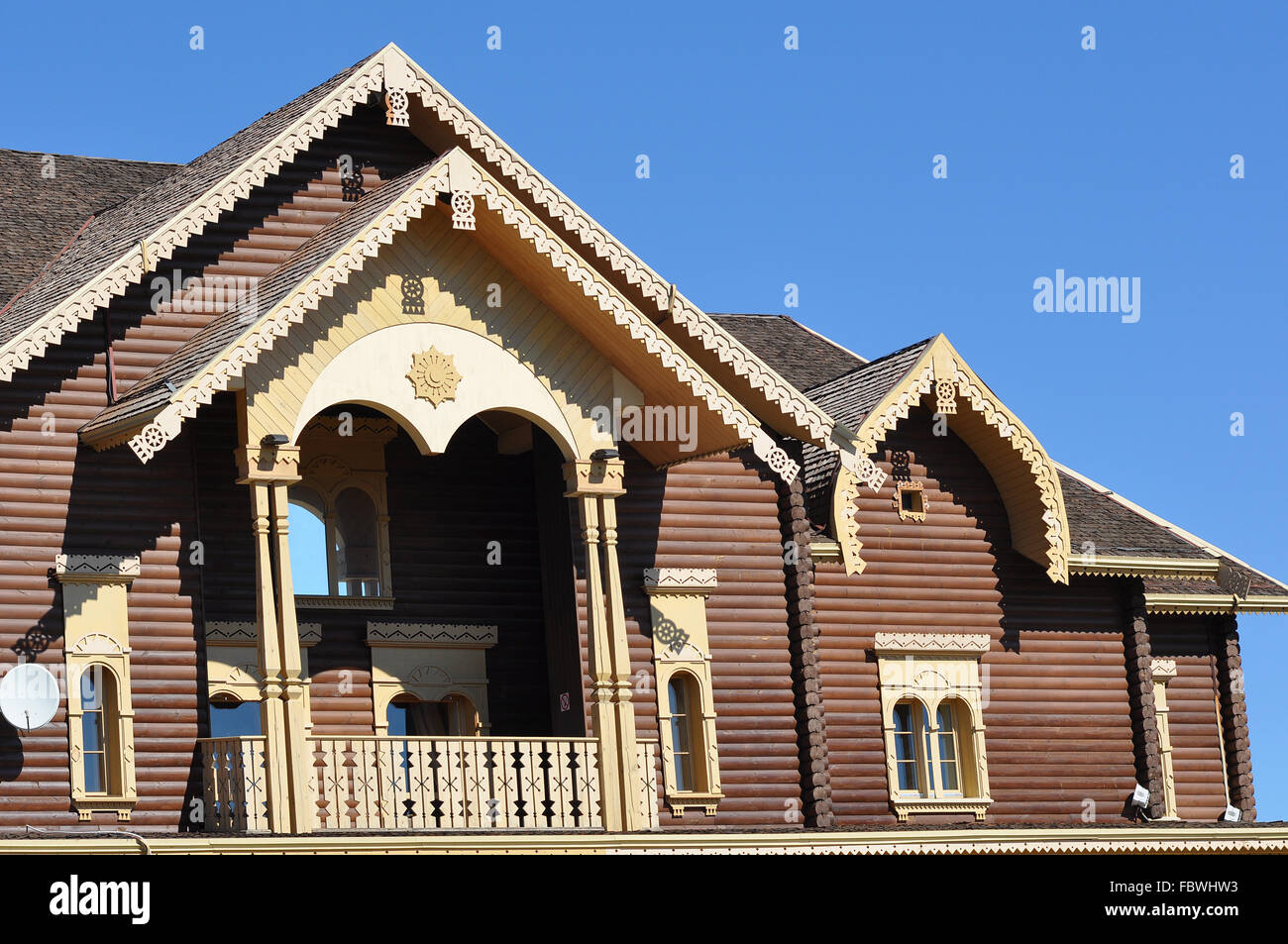 Wooden facade hi-res stock photography and images - Alamy