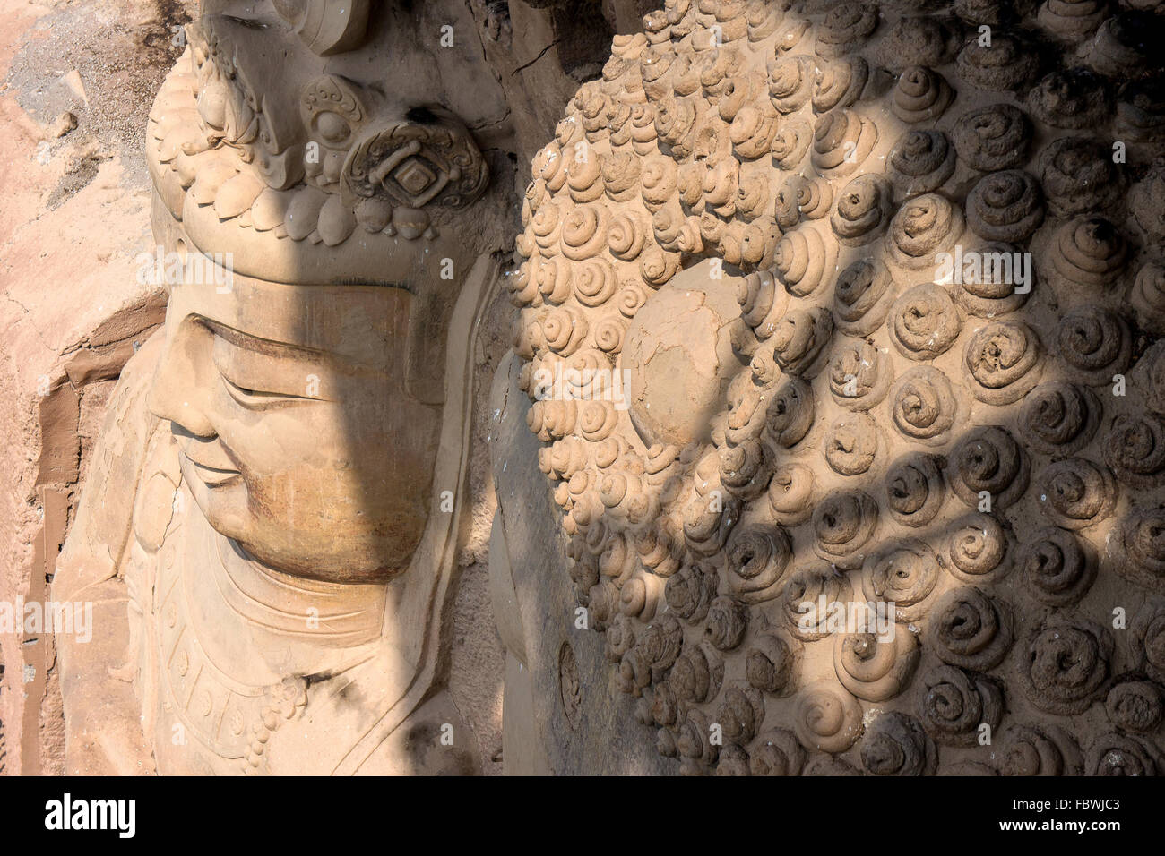 Maiji mountain grottoes statues maiji hi-res stock photography and ...