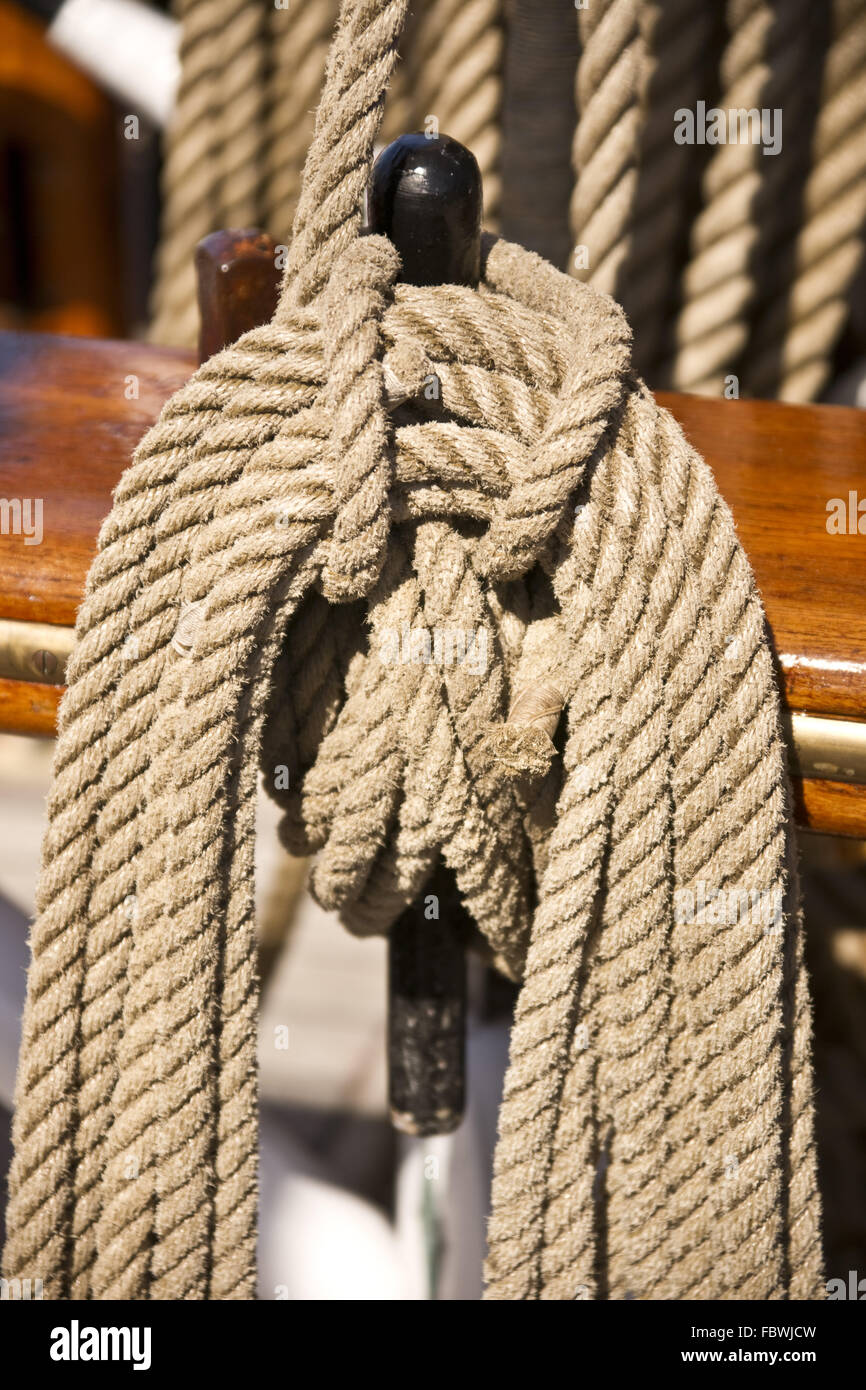 Ship's Rigging and Rope Stock Photo - Alamy