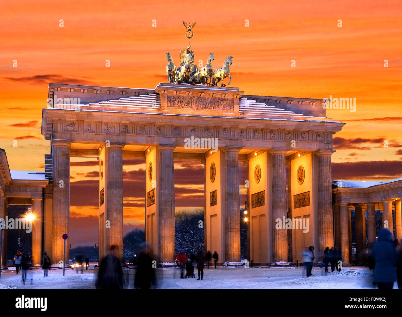 berlin brandenburger tor winter sunset Stock Photo - Alamy