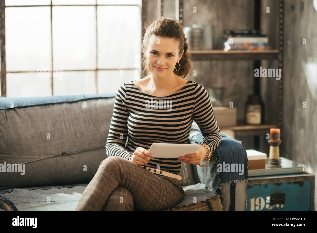 Wealthy living room technology hi-res stock photography and images - Alamy