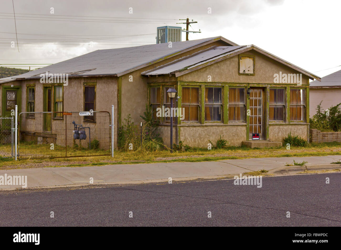 Neglected house at Seligman's Route 66 Stock Photo - Alamy