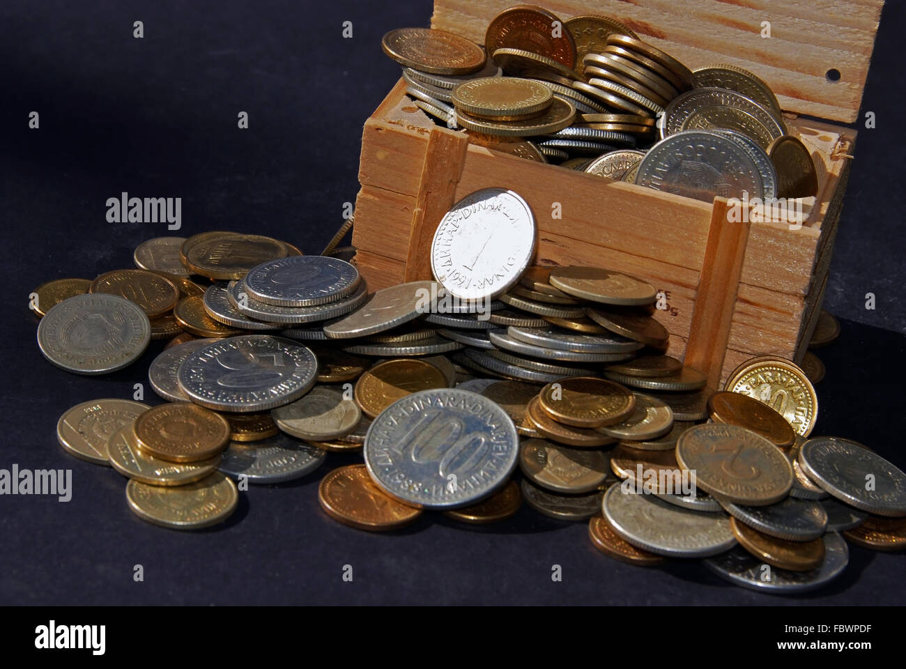 Vintage old trunk money hi-res stock photography and images - Alamy