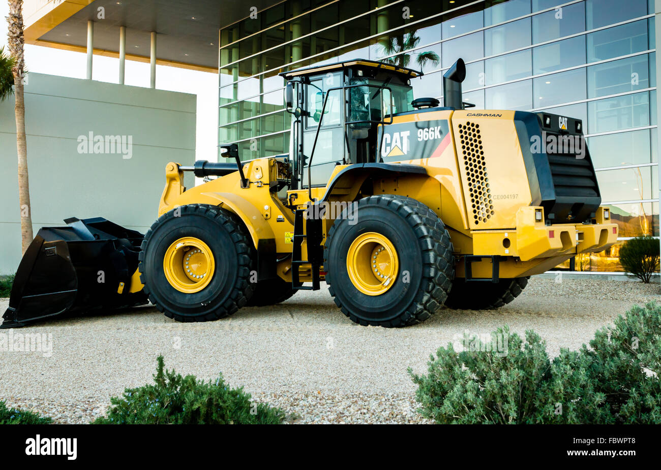 Caterpillar 966K Loader Stock Photo - Alamy