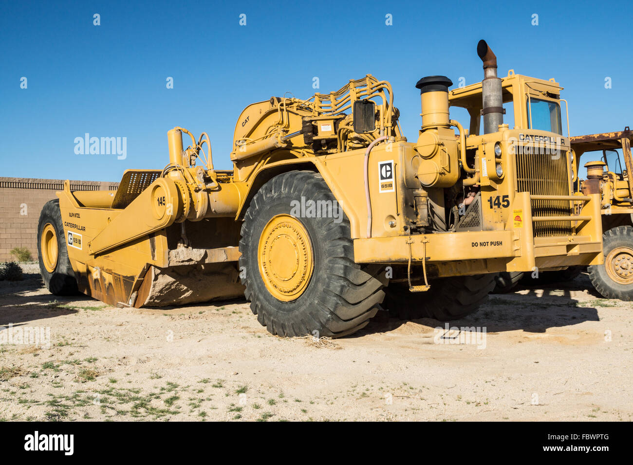 Caterpillar scraper hi-res stock photography and images - Alamy