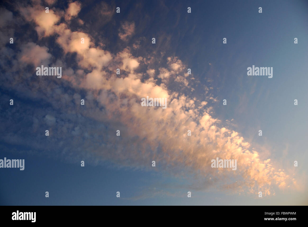 Lumpy clouds hi-res stock photography and images - Alamy