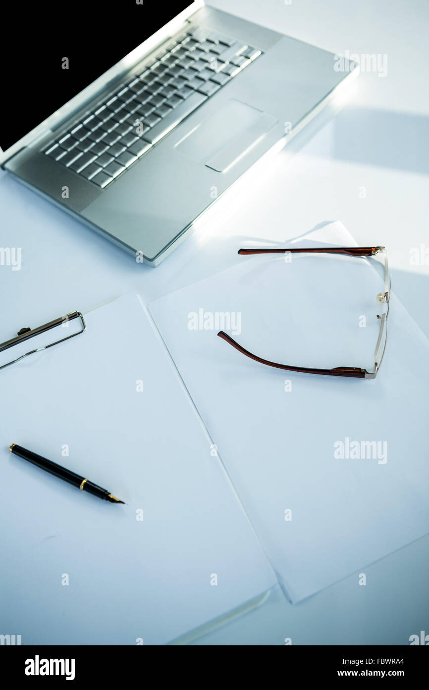 Laptop document hi-res stock photography and images - Alamy