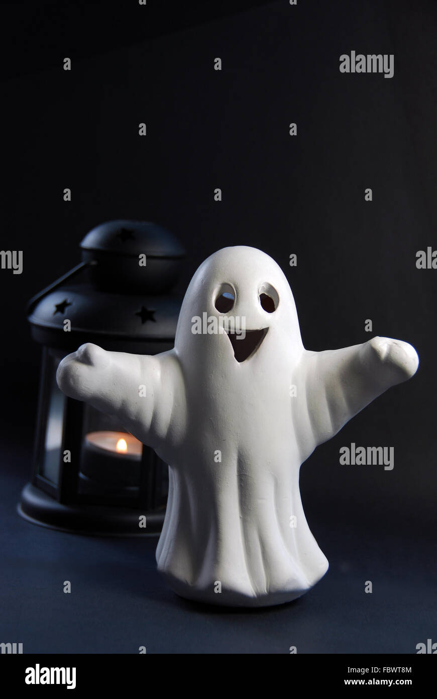White ghost hi-res stock photography and images - Alamy