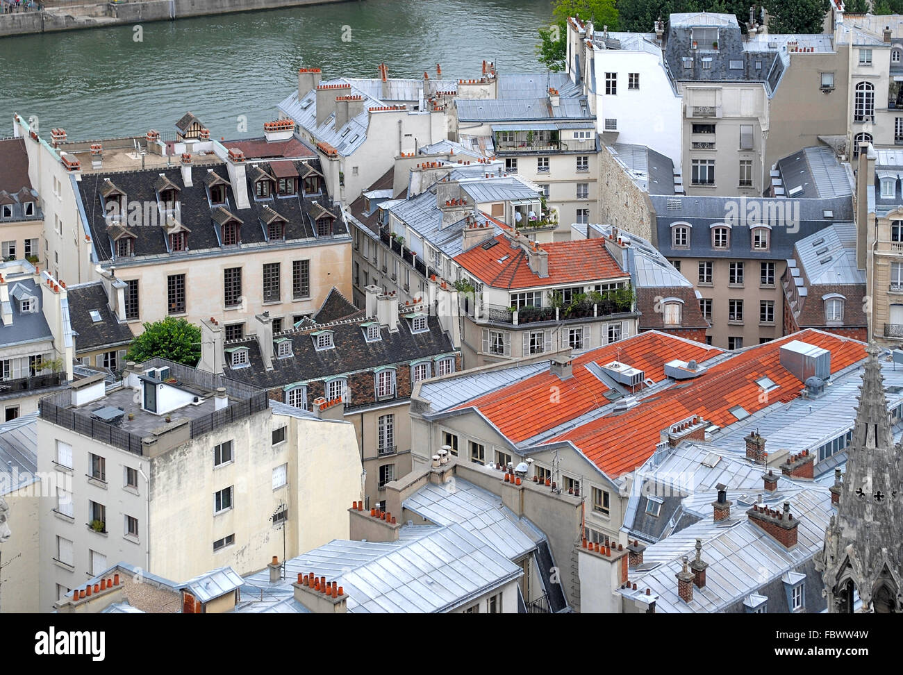 Paris rooftops hi-res stock photography and images - Alamy