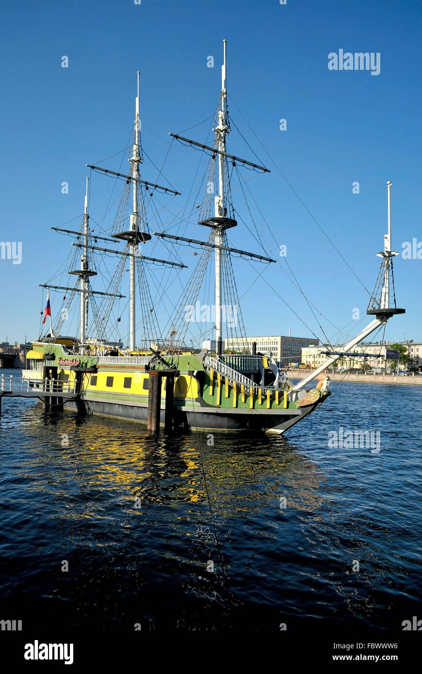 Old frigates hi-res stock photography and images - Alamy