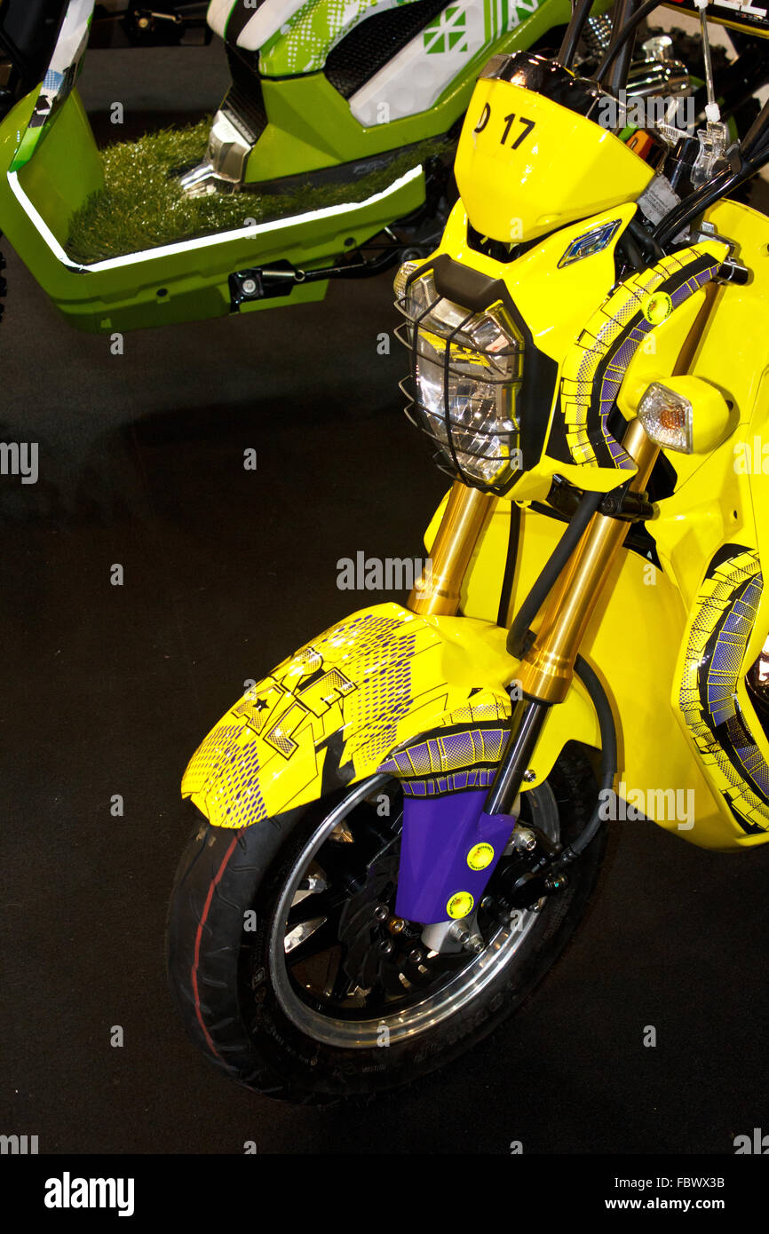 Yellow motorbike hi-res stock photography and images - Alamy