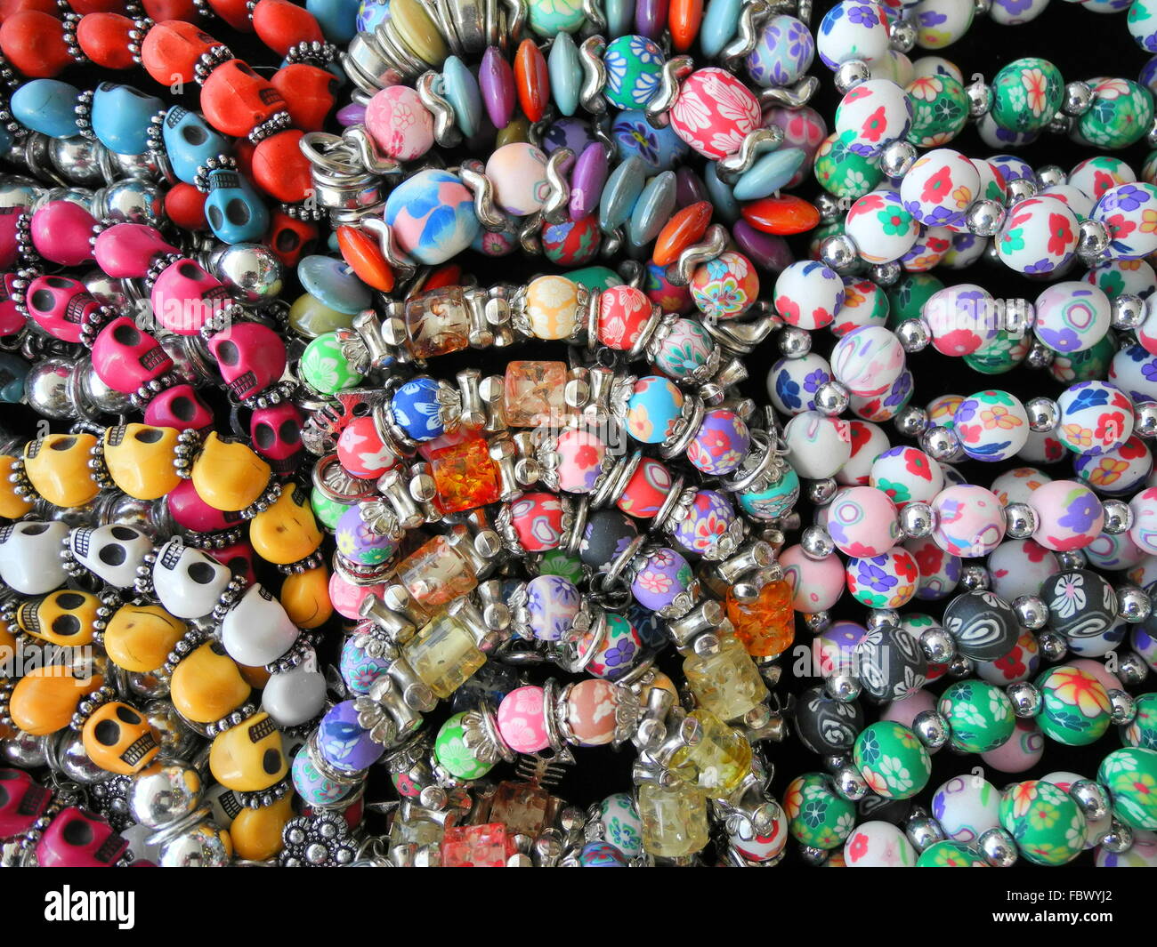 Skull and pearls hi-res stock photography and images - Alamy