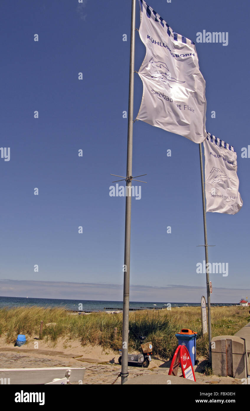 Flags strand hi-res stock photography and images - Alamy