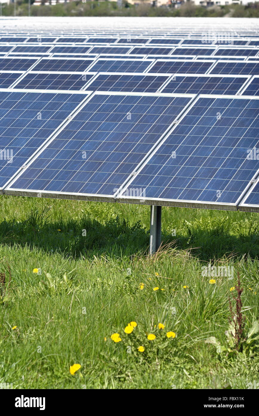 Solar field construction hi-res stock photography and images - Alamy