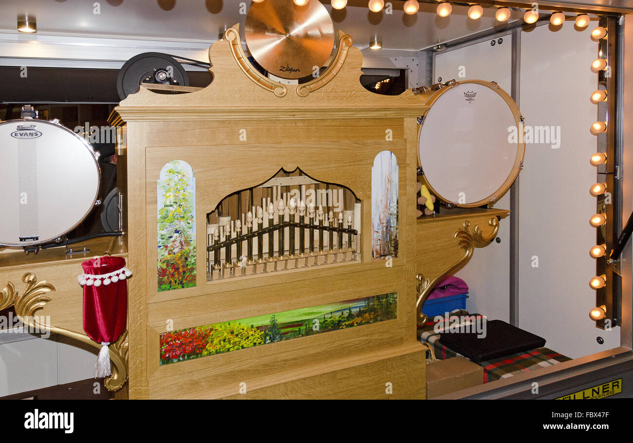 Strassenorchester hi-res stock photography and images - Alamy