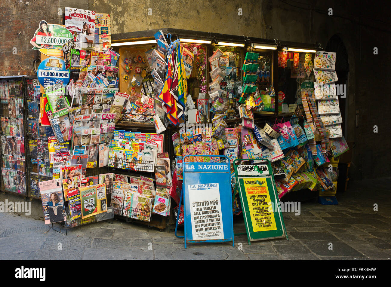 Magazine newspaper stand on street hi-res stock photography and images ...