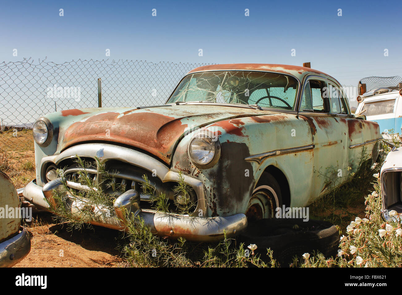 altes rostiges Auto Stock Photo - Alamy