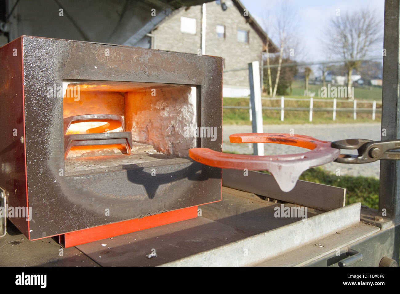 Horseshoer hi-res stock photography and images - Alamy