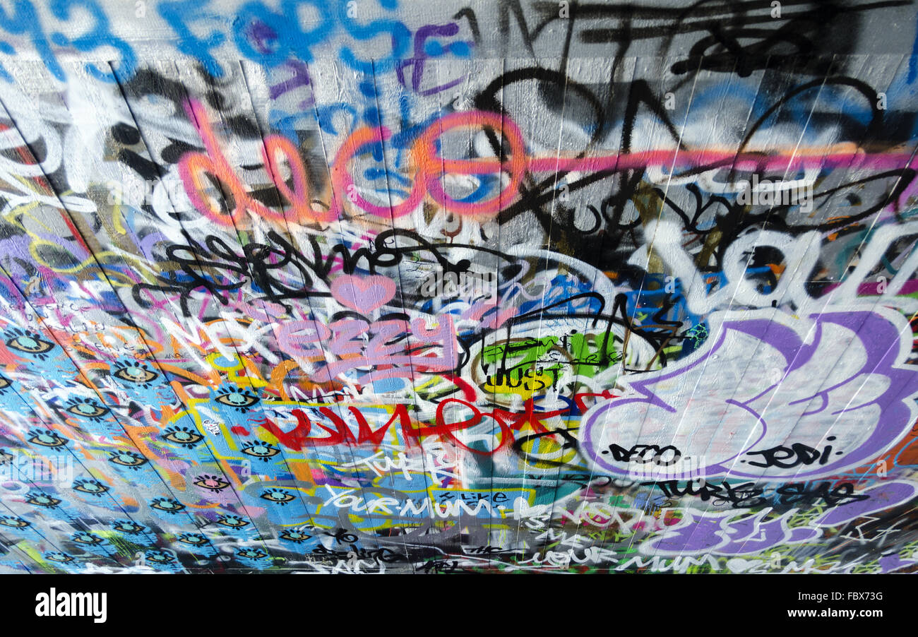 Graffiti at Londons South Bank Skate park Stock Photo - Alamy