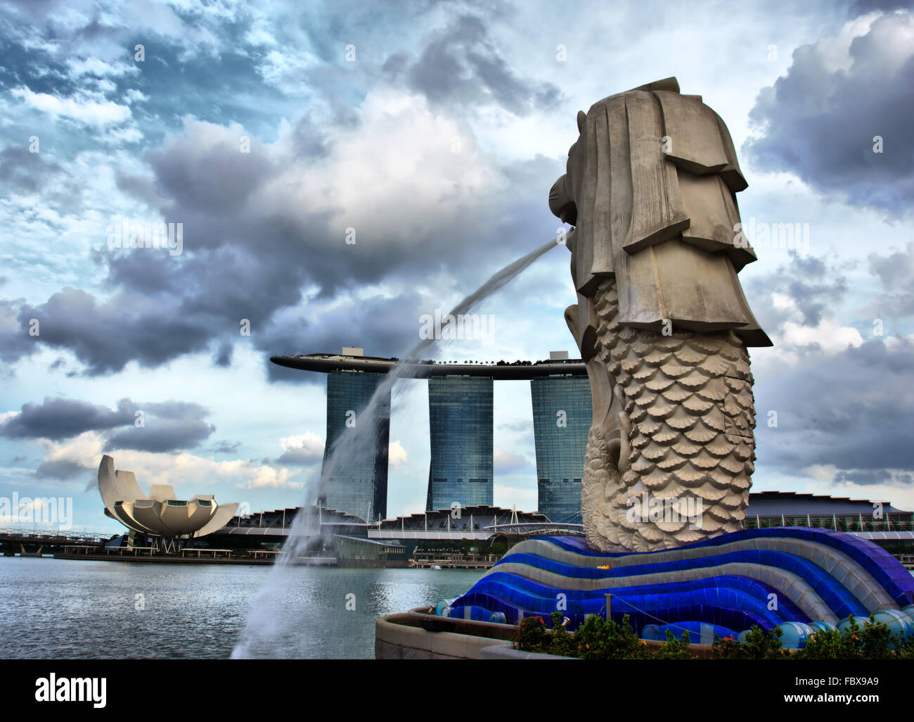 Lion statue sentosa merlion hi-res stock photography and images - Alamy