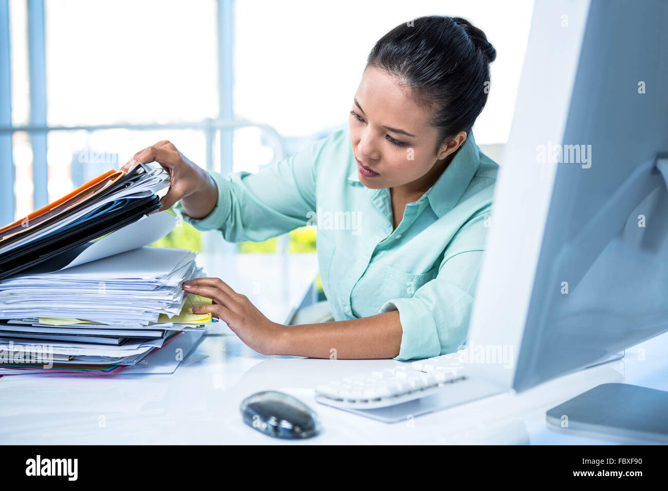 Searching for documents hi-res stock photography and images - Alamy
