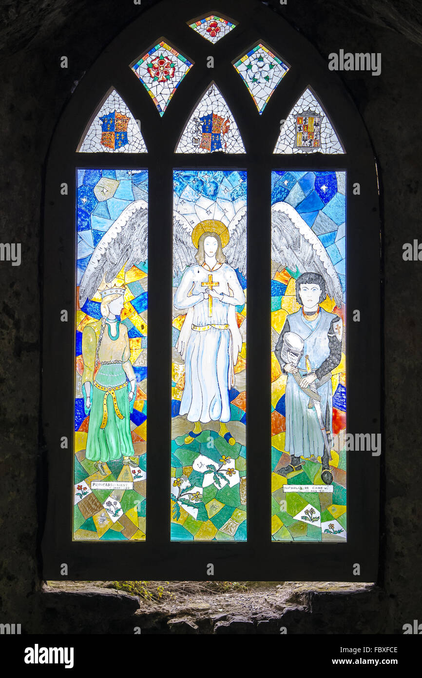 Carew Castle Chapel Window Stock Photo - Alamy