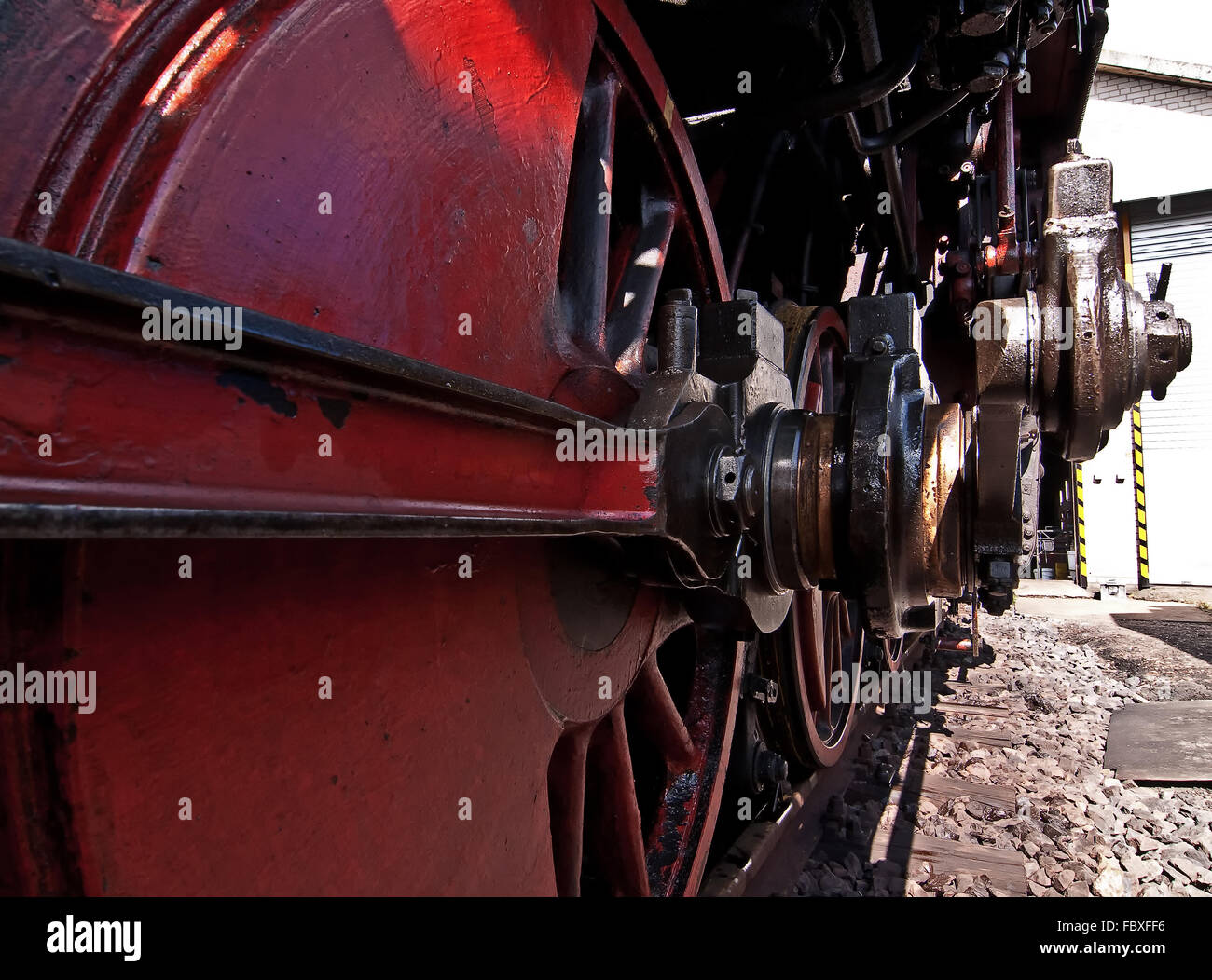 Shovel coal fire steam engine hi-res stock photography and images - Alamy