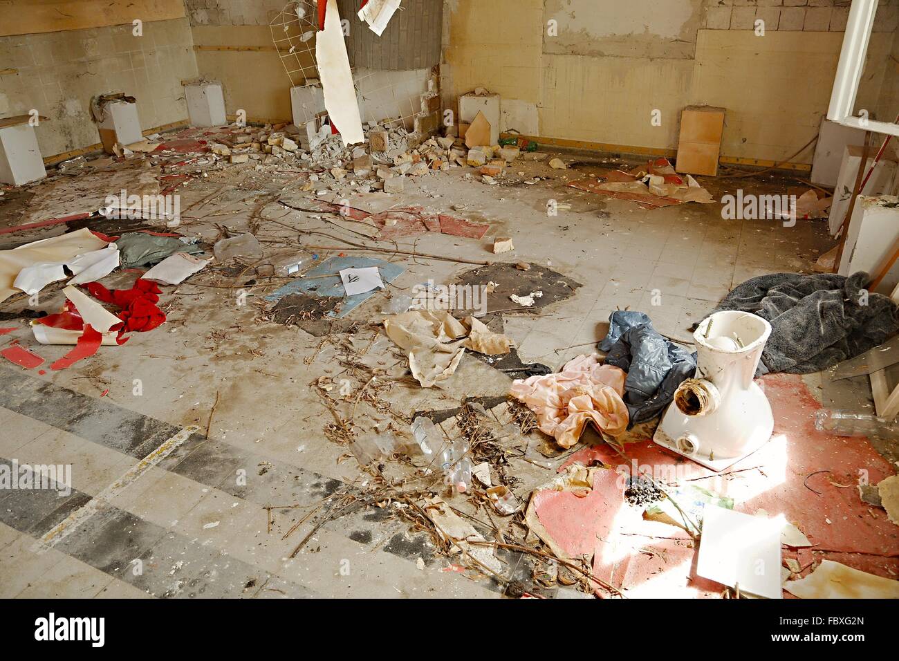 Wreck debris hi-res stock photography and images - Alamy