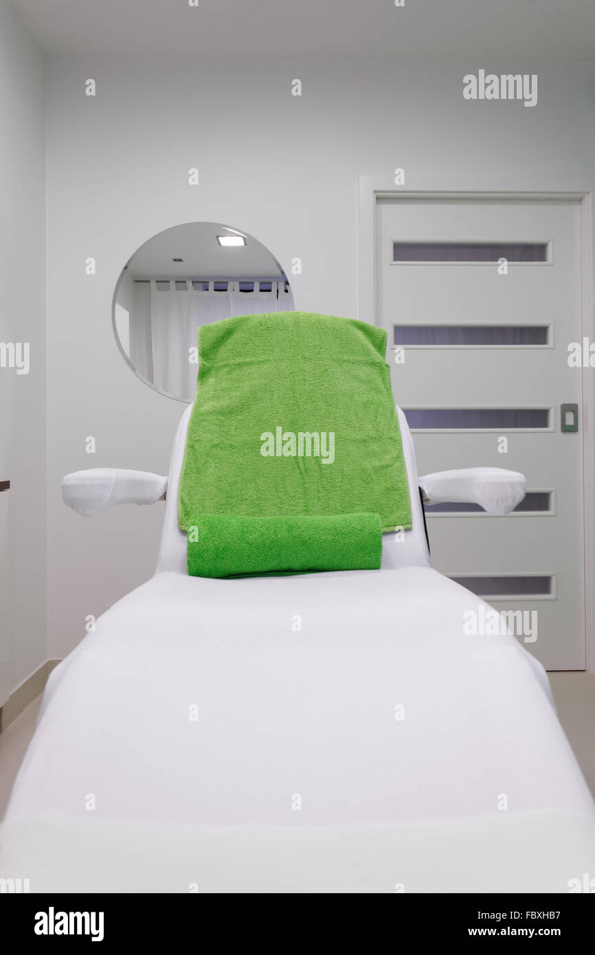 Modern beauty parlor hi-res stock photography and images - Alamy