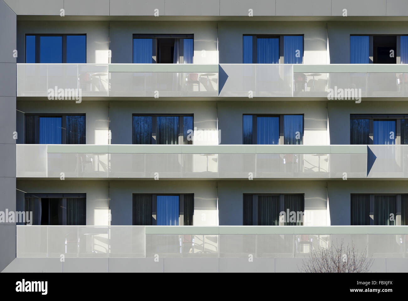 Modern hotel front hi-res stock photography and images - Alamy