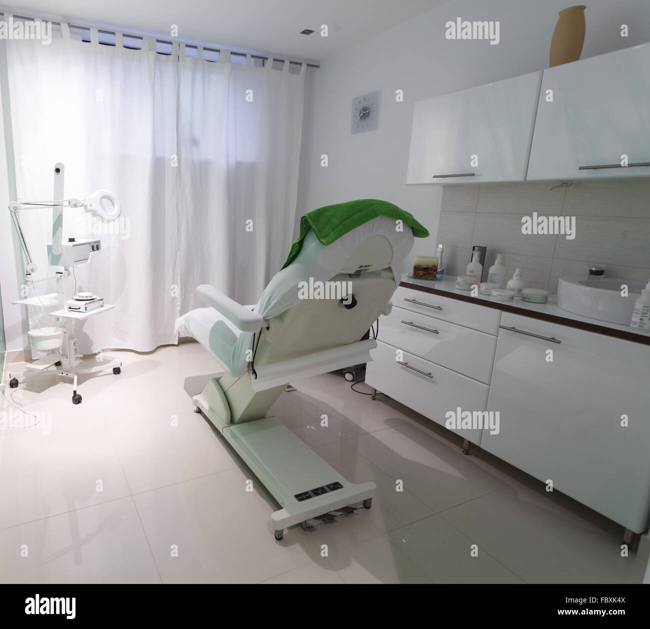 Contemporary treatment room hi-res stock photography and images - Alamy