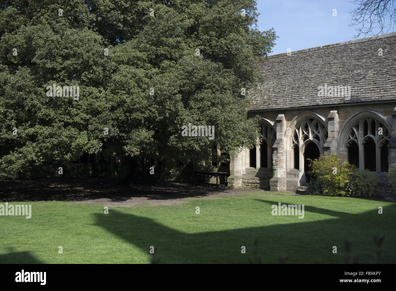 New college cloister oxford hi-res stock photography and images - Alamy