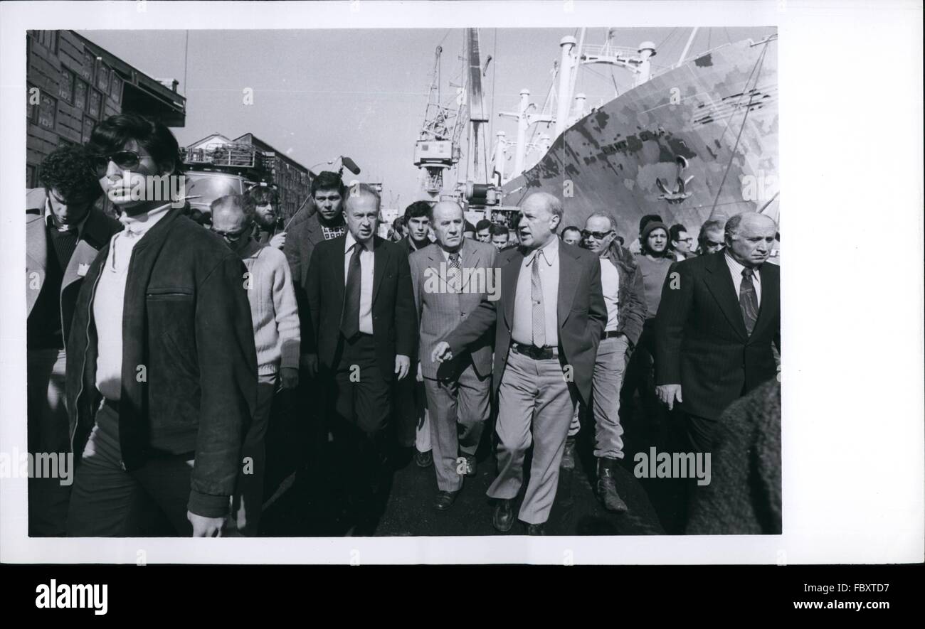 1976 - Haifo - Premier Ytzak Rabin with dock workers with former ...