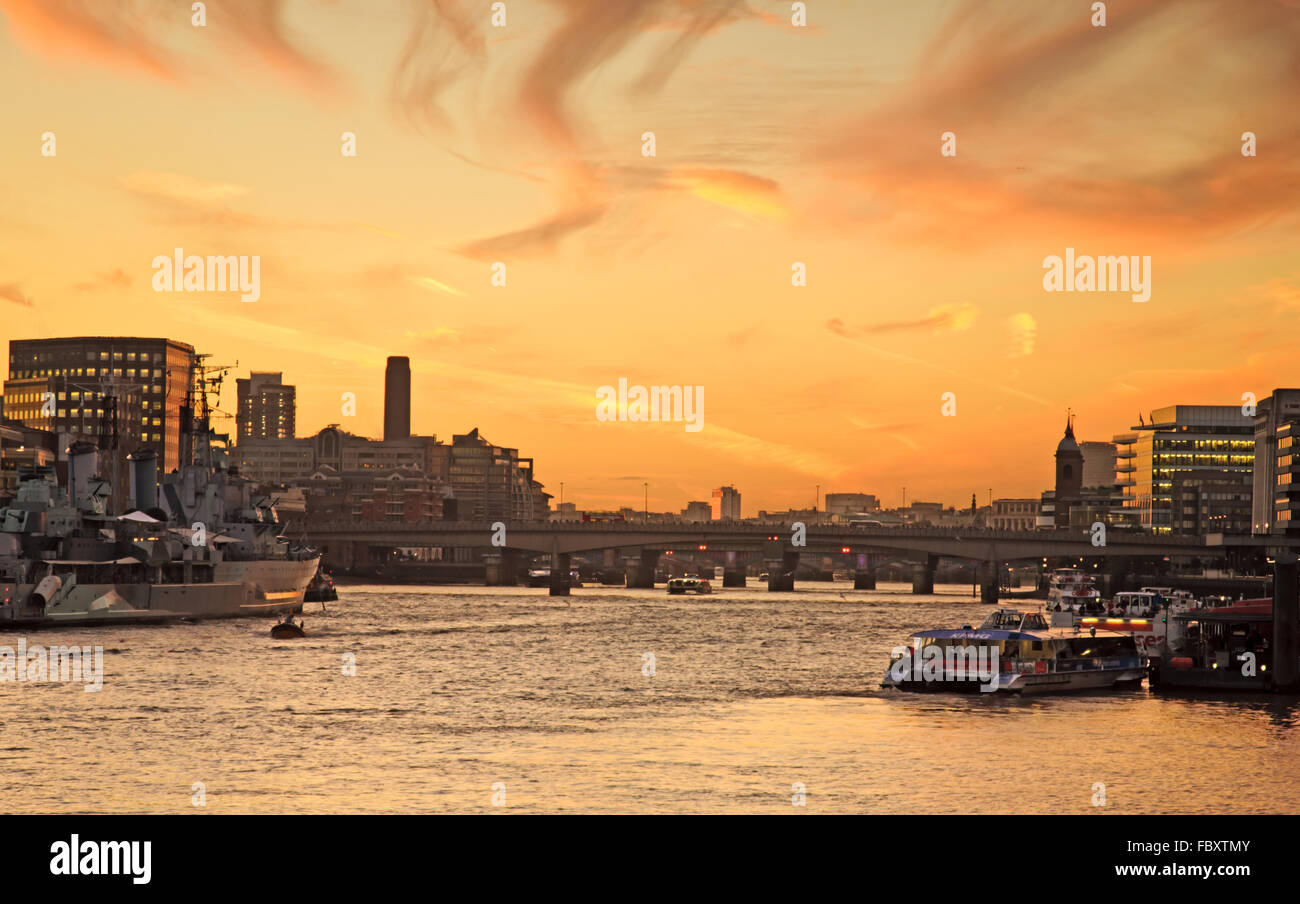 London - the River Thames at Sunset Stock Photo - Alamy